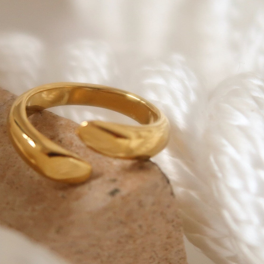 Gold Band Ring – TheCustomGoodsCo